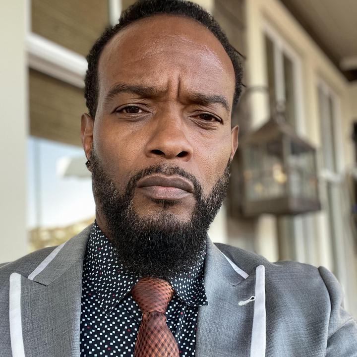 Ur Head On My Pillow_歌词_Vince Walker的歌曲_下载-汽水音乐