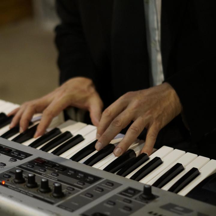 Waiting to Kiss You All Night_歌词_David Van Walker的歌曲_下载-汽水音乐